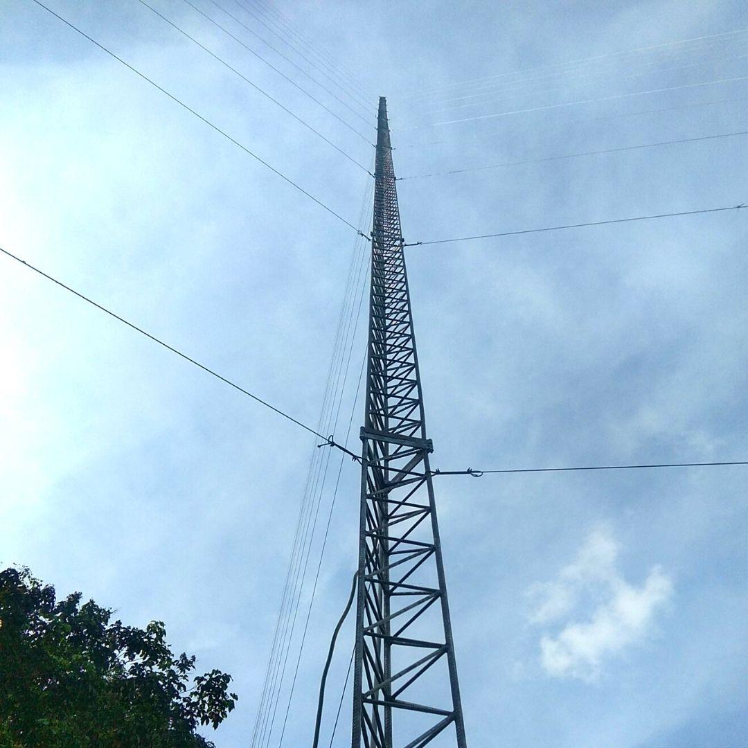 Instalasi Tower Triangle - Sriwijaya Internet Services